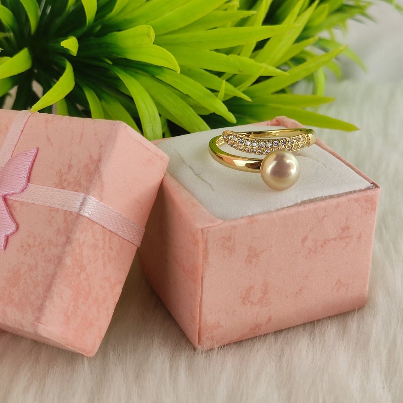 Modern Pearl Adjustable Finger Ring Design - jewelry store