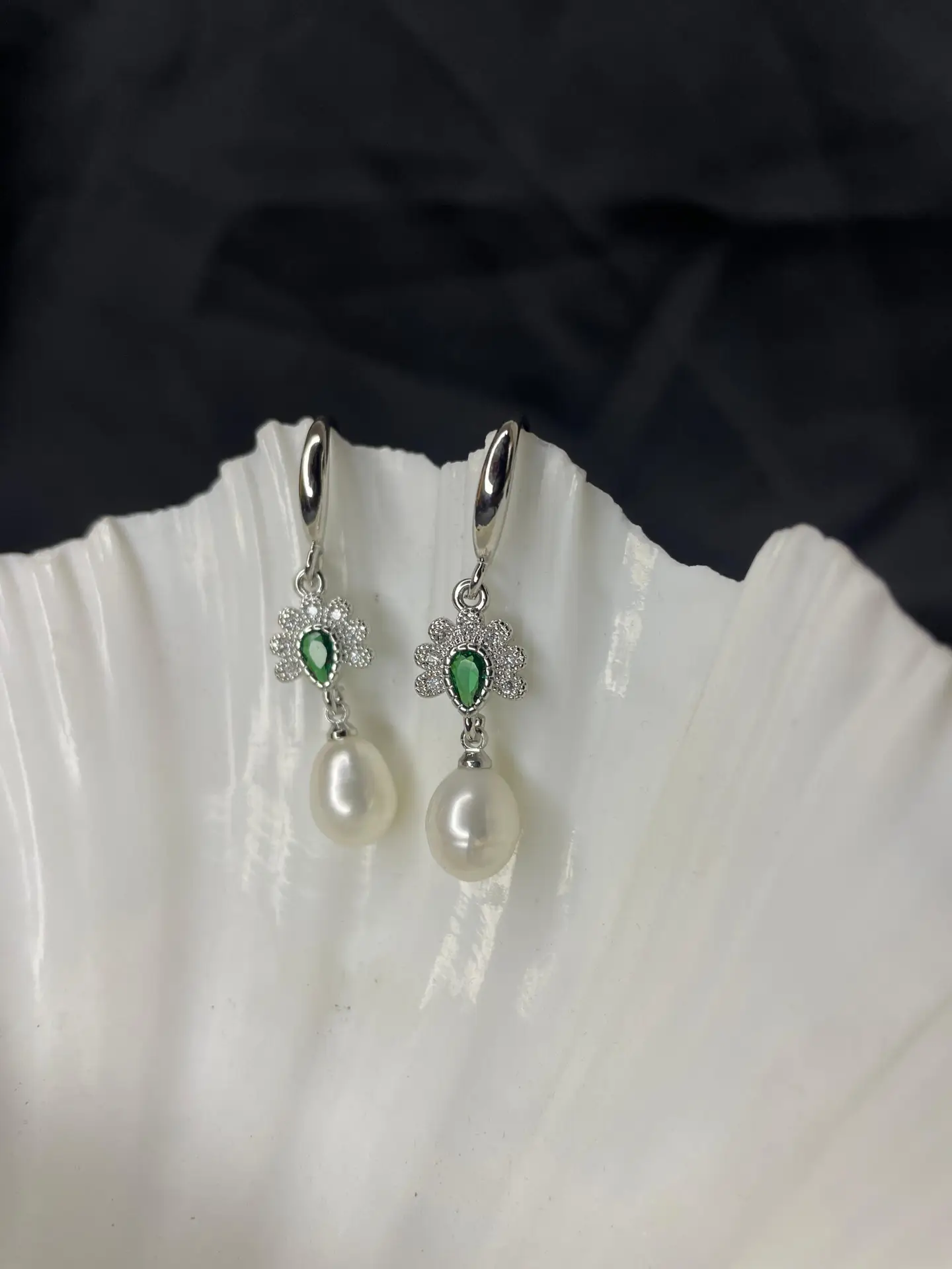 Opulent Pearl Earrings White pearl with 925 silver - jewelry store